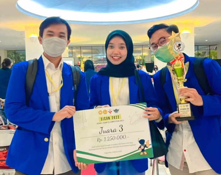 Mahasiswa Farmasi UMP Raih Juara III Nasional - BANYUMAS EKSPRES